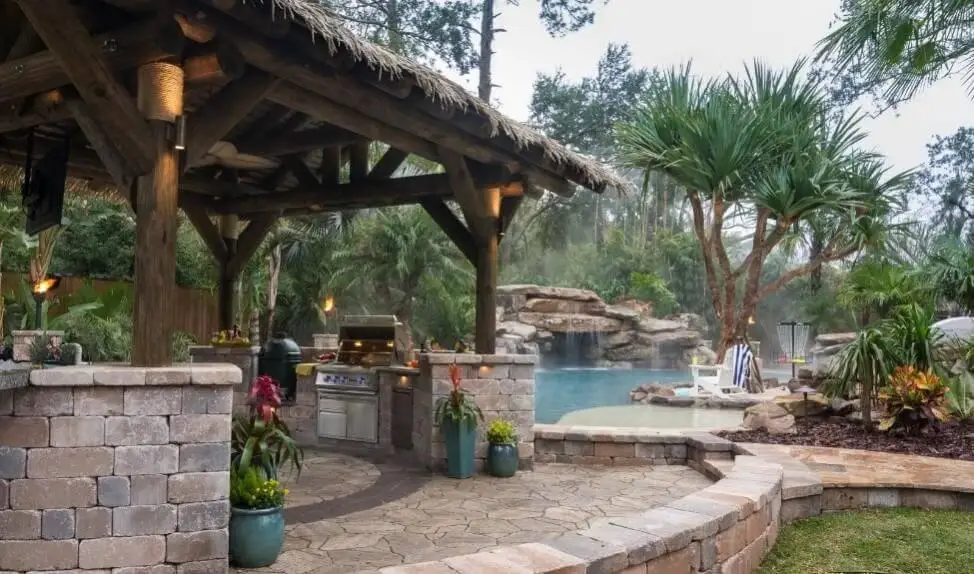 Pool and Outdoor Kitchen: 12 Best Designs for Inspiration - VEVOR Blog