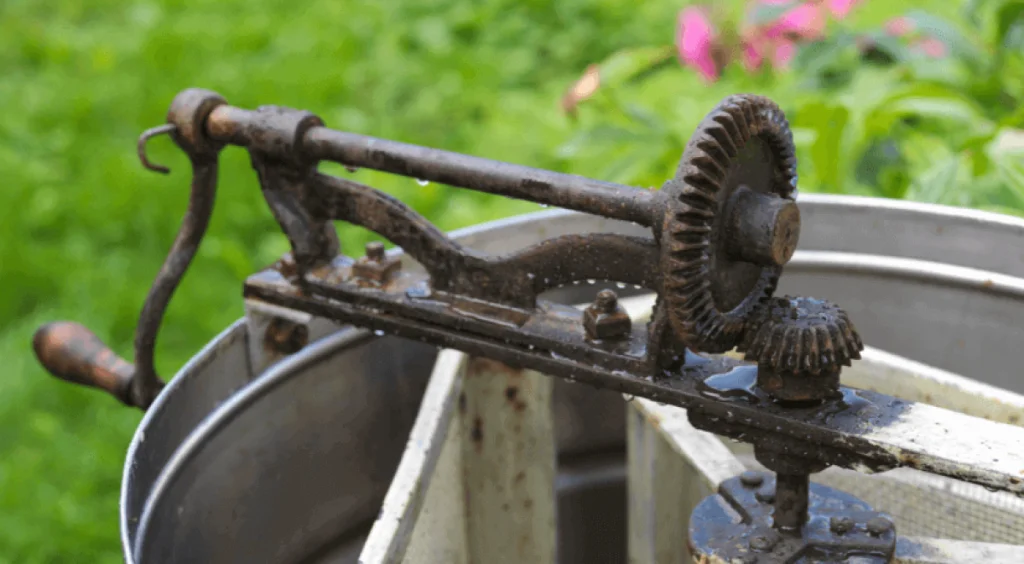 Best Honey Extractor For Your Beekeeping Project: Detailed Reviews ...