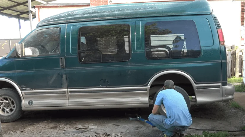 Where to Jack Up a Truck: Your Ultimate Guide to Safe Lifting - VEVOR Blog