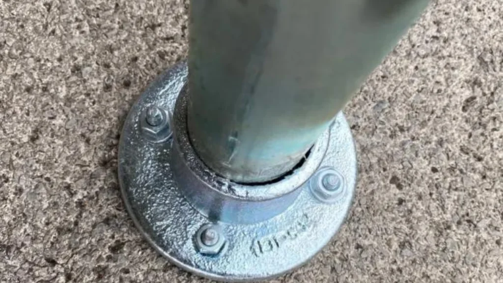 How to DIY Outdoor Stair Railing: The Expert Way - VEVOR Blog