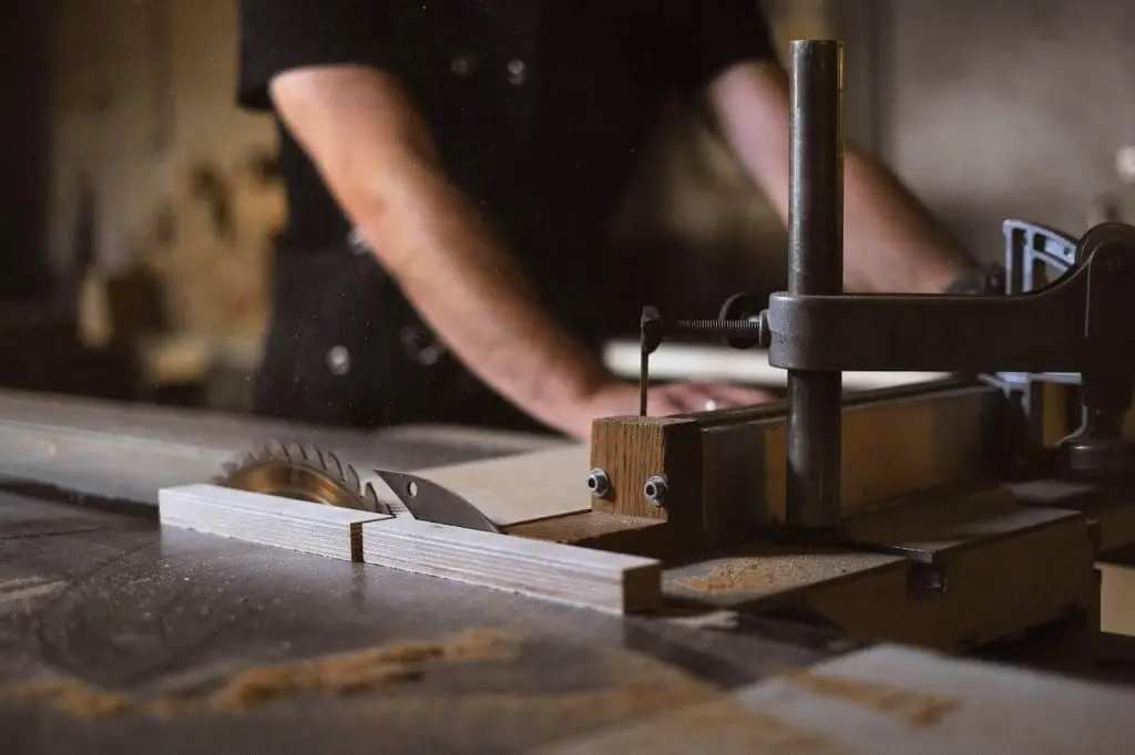 A Comprehensive Guide to Different Types of Table Saws - VEVOR Blog