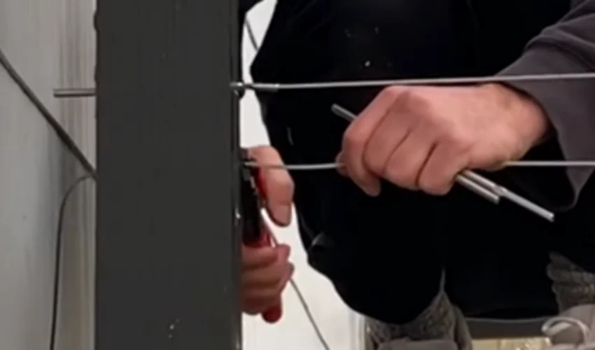 Demystifying A Hands-On Approach to DIY Cable Railing - VEVOR Blog