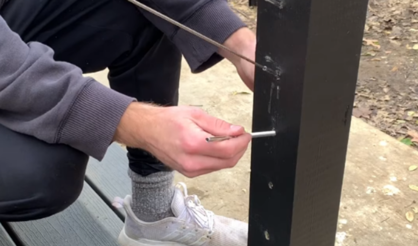 Demystifying A Hands-On Approach to DIY Cable Railing - VEVOR Blog