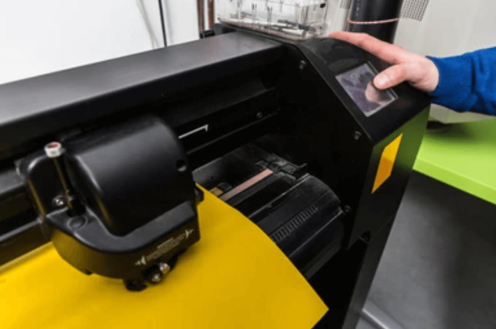 How To Use a Vinyl Cutter: For Beginners - VEVOR Blog
