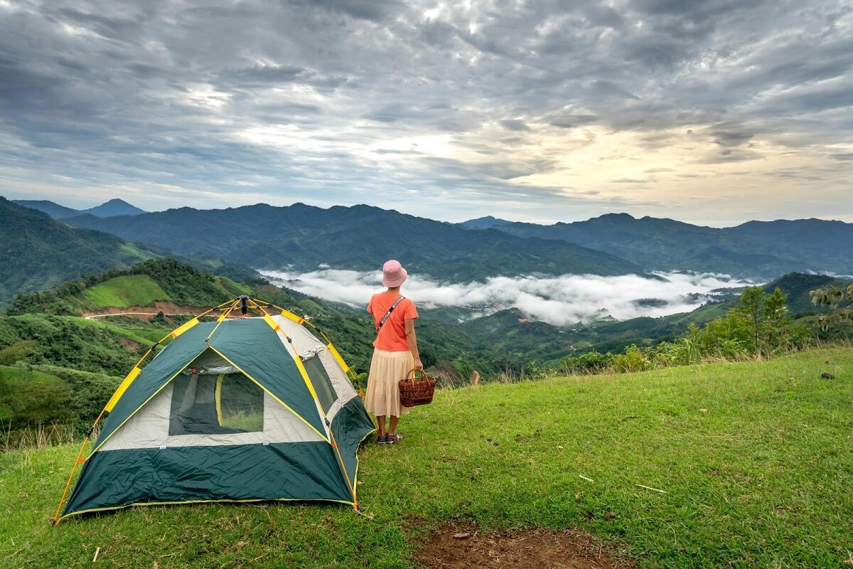 Ultimate Guide to Camping Essentials for Women: Gear Up with VEVOR ...