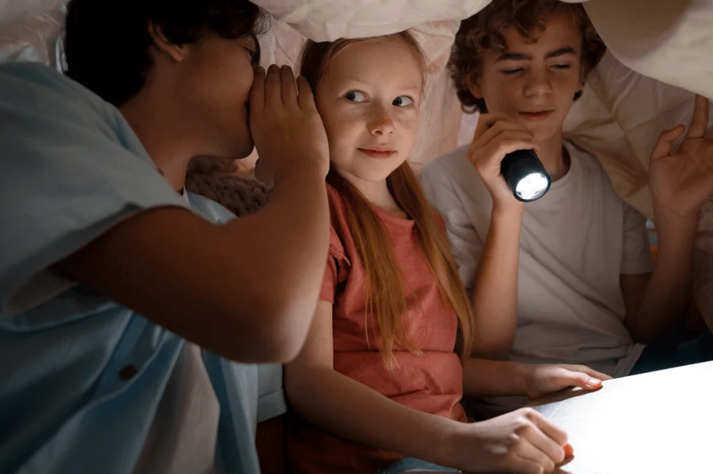 Fun Flashlight Games for Kids to Play in the Dark - VEVOR Blog