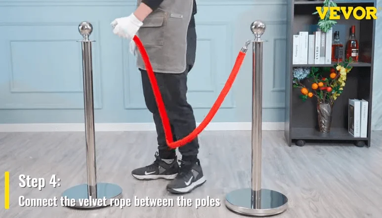 VEVOR Crowd Control Stanchion Set To Maintain Order - VEVOR Blog