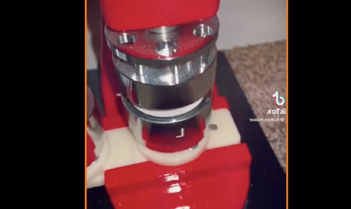 VEVOR Button Maker Machine To Make Pretty Custom Buttons - VEVOR Blog