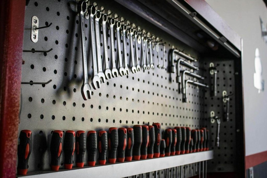 What is a Pegboard? Learn How It Works - VEVOR Blog