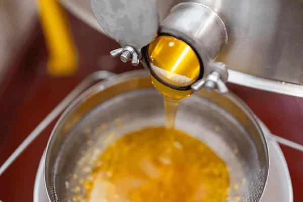 How to Clean a Honey Extractor Like a Pro Beekeeper - VEVOR Blog