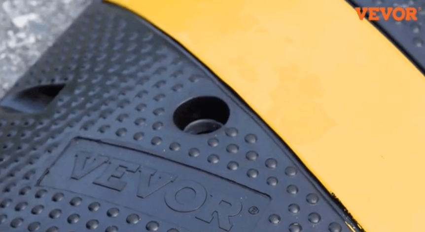 VEVOR 72" Rubber Speed Bump: Safety For Your Roads - VEVOR Blog
