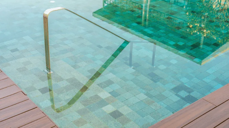 25 Stunning Swimming Pool Deck Ideas to Try in 2025