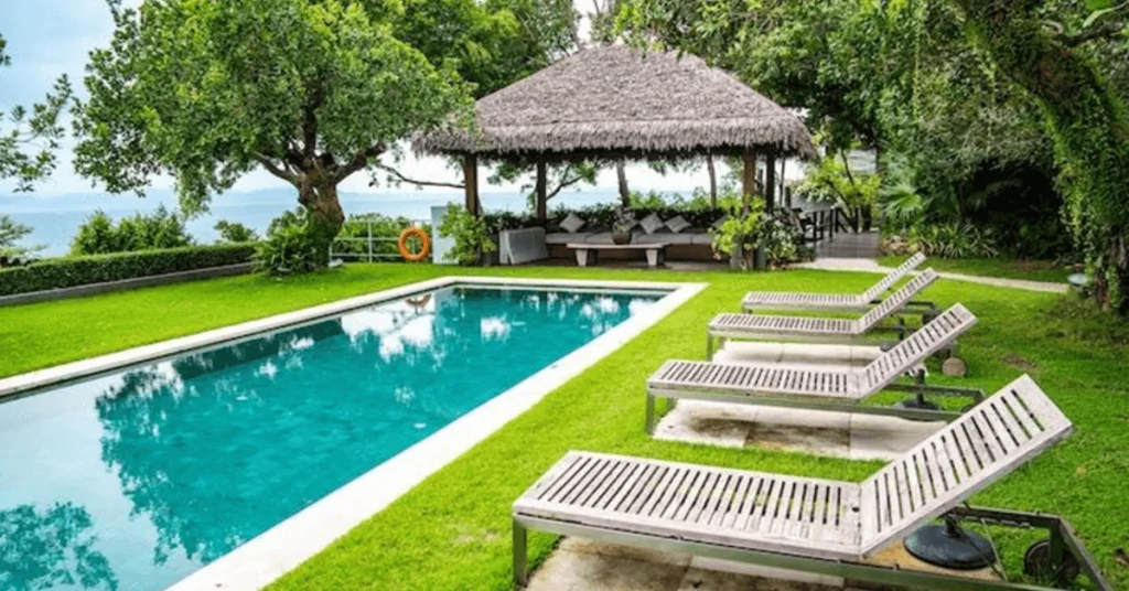 Top Swimming Pool Landscaping Ideas to Revamp Your Backyard