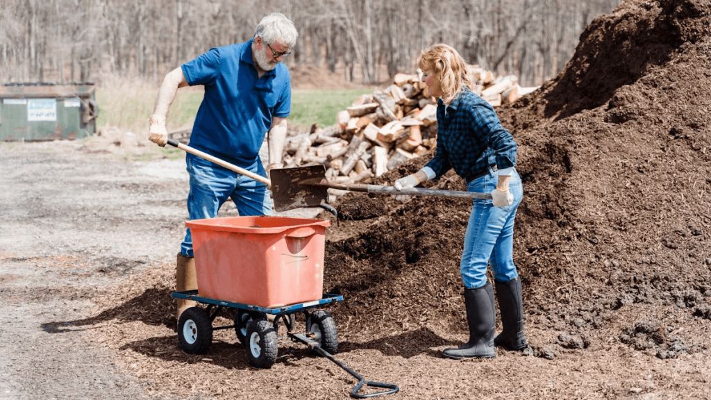 How to Use a Compost Spreader for A Blooming Garden - VEVOR Blog